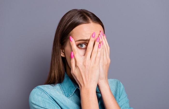 Timide ? Ça se soigne…